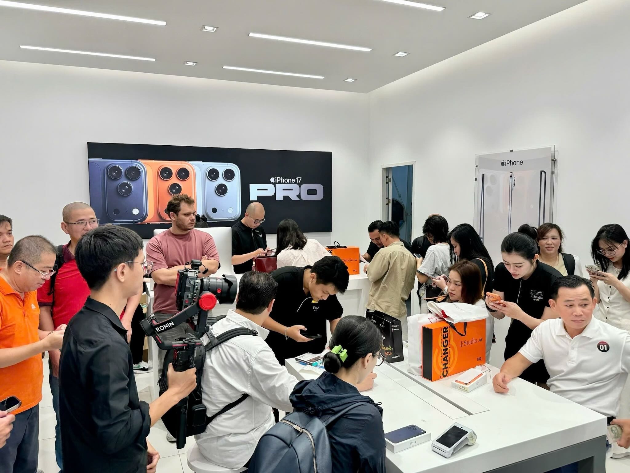 iPhone 17 và iPhone Air chính thức mở bán tại FPT Shop và F.Studio by ...