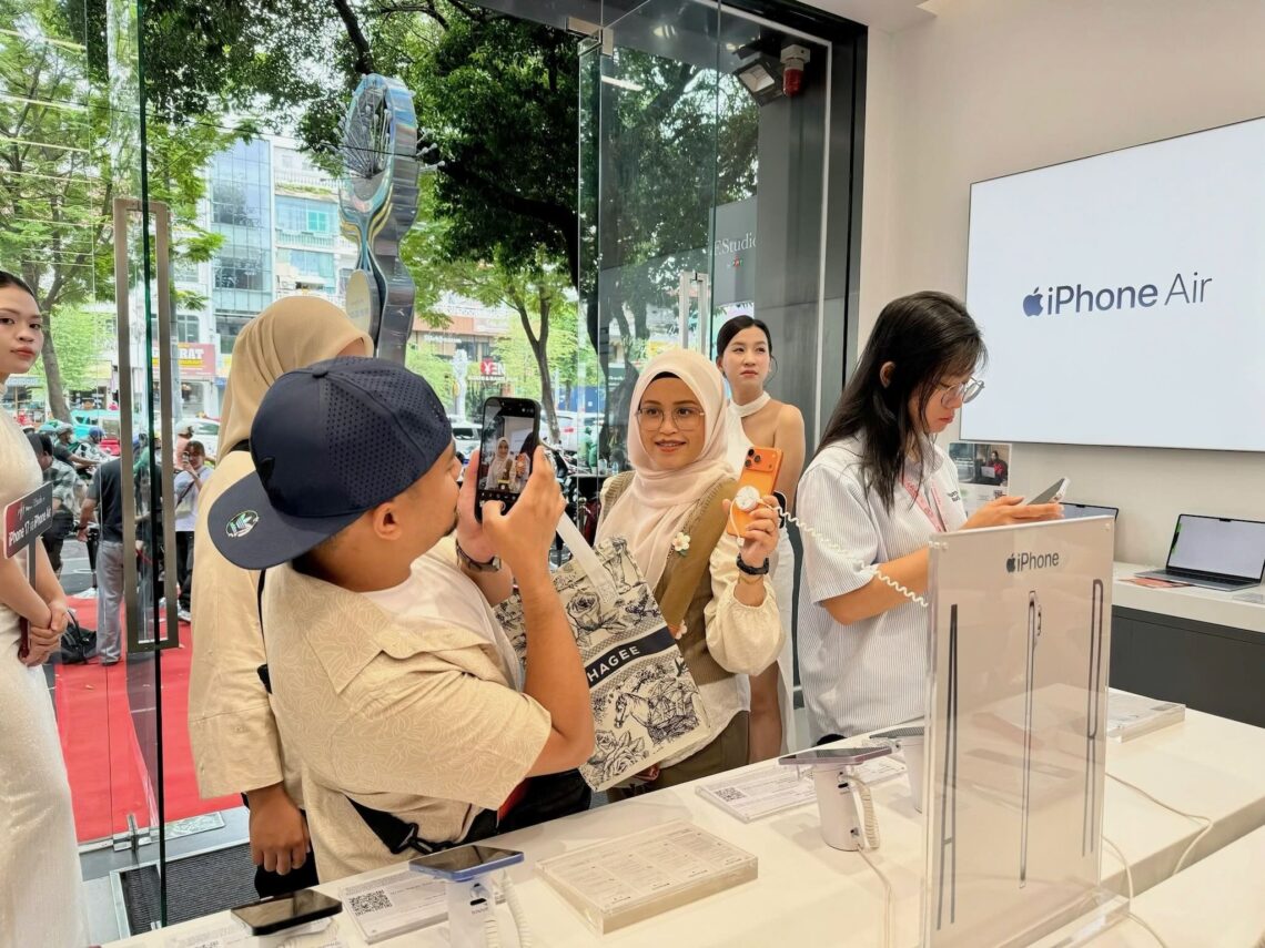 iPhone 17 và iPhone Air chính thức mở bán tại FPT Shop và F.Studio by ...